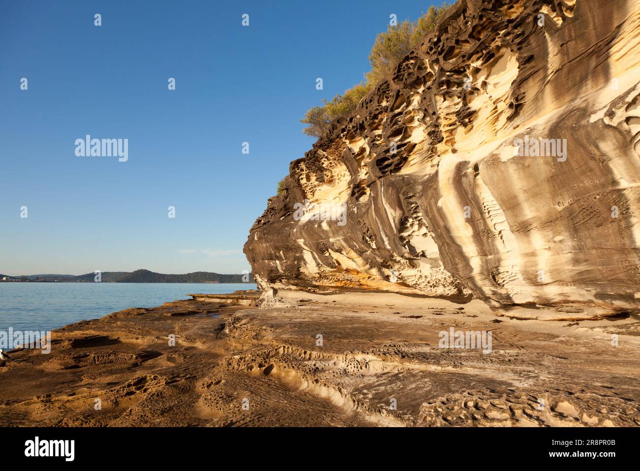 Rock formations at the point at Pearl Beach, New South Wales, Australia ...