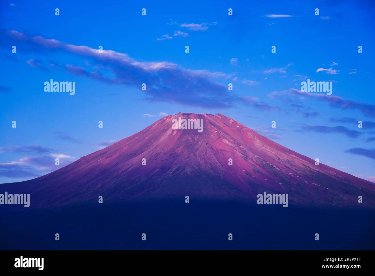 View of morning sun on Mount Fuji Stock Photo - Alamy