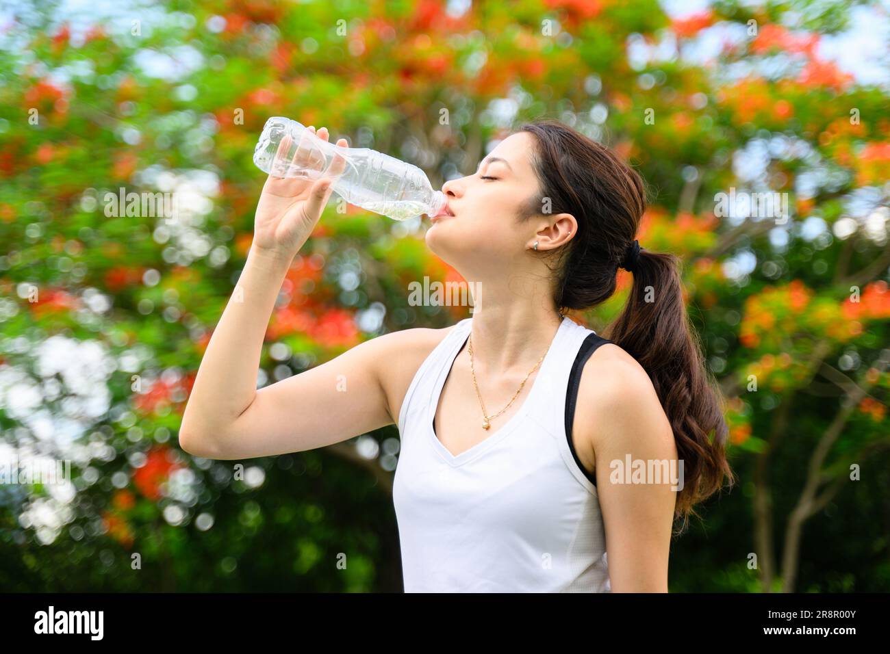Young woman fresh healthy hi-res stock photography and images - Alamy