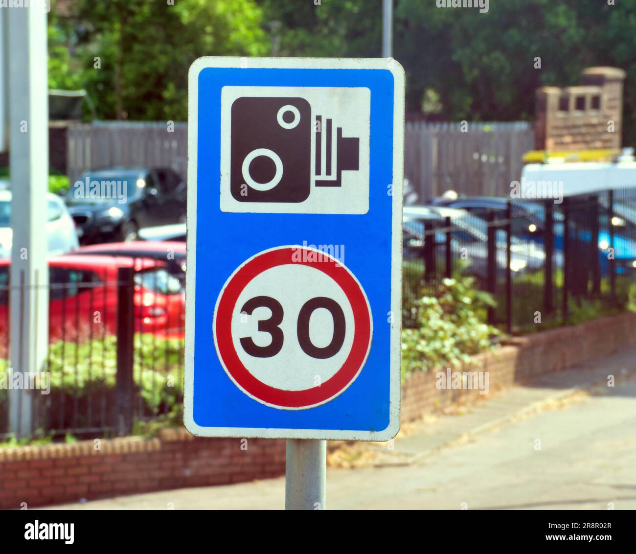 speed camera sign 30 mph speed limit Stock Photo - Alamy speed camera sign 30 mph speed limit Stock Photo - Alamy