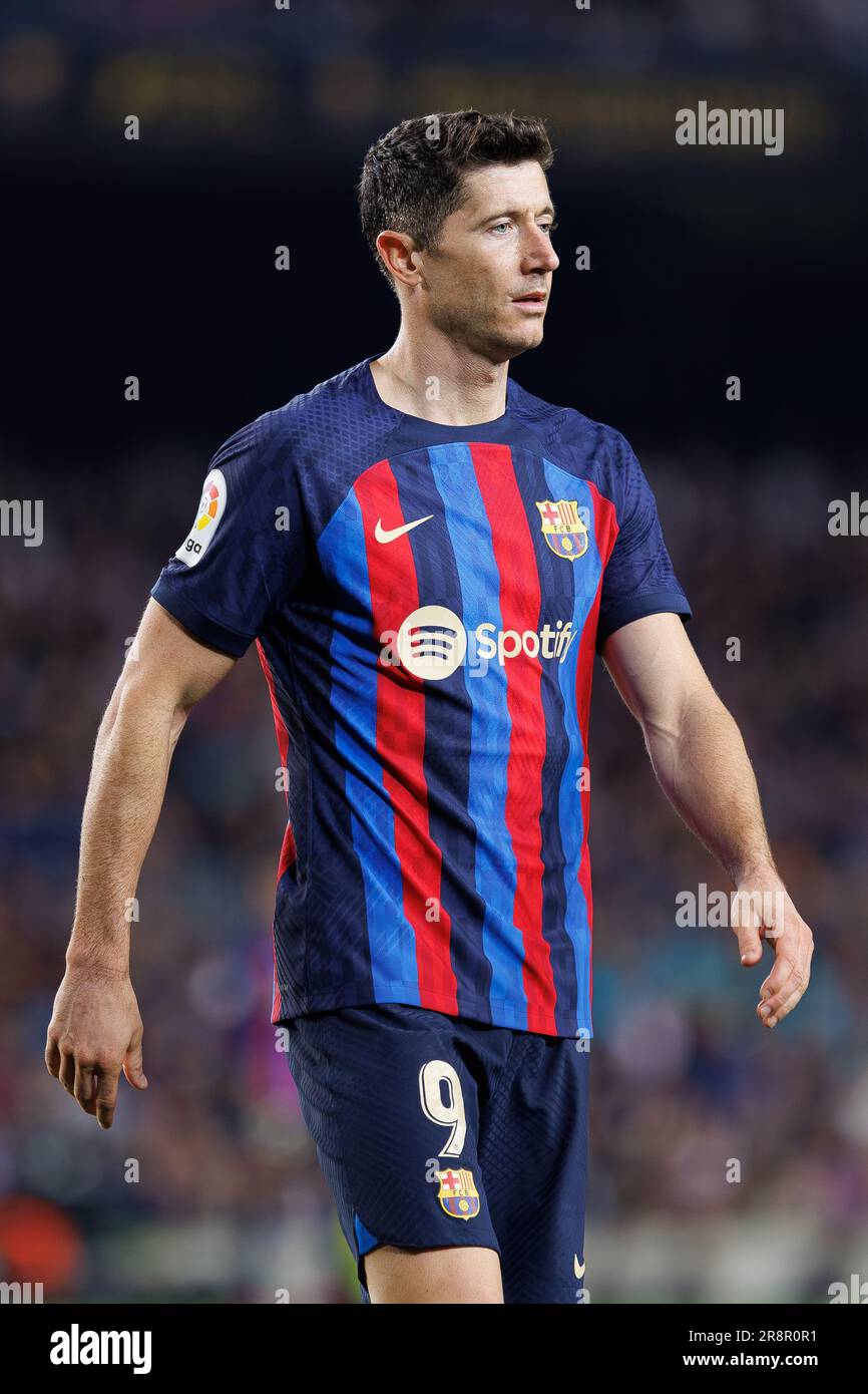 BARCELONA - APR 10: Lewandowski in action during the LaLiga match ...