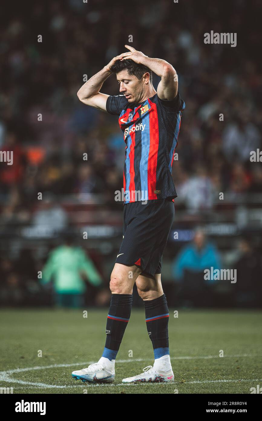 BARCELONA - APR 10: Lewandowski in action during the LaLiga match ...