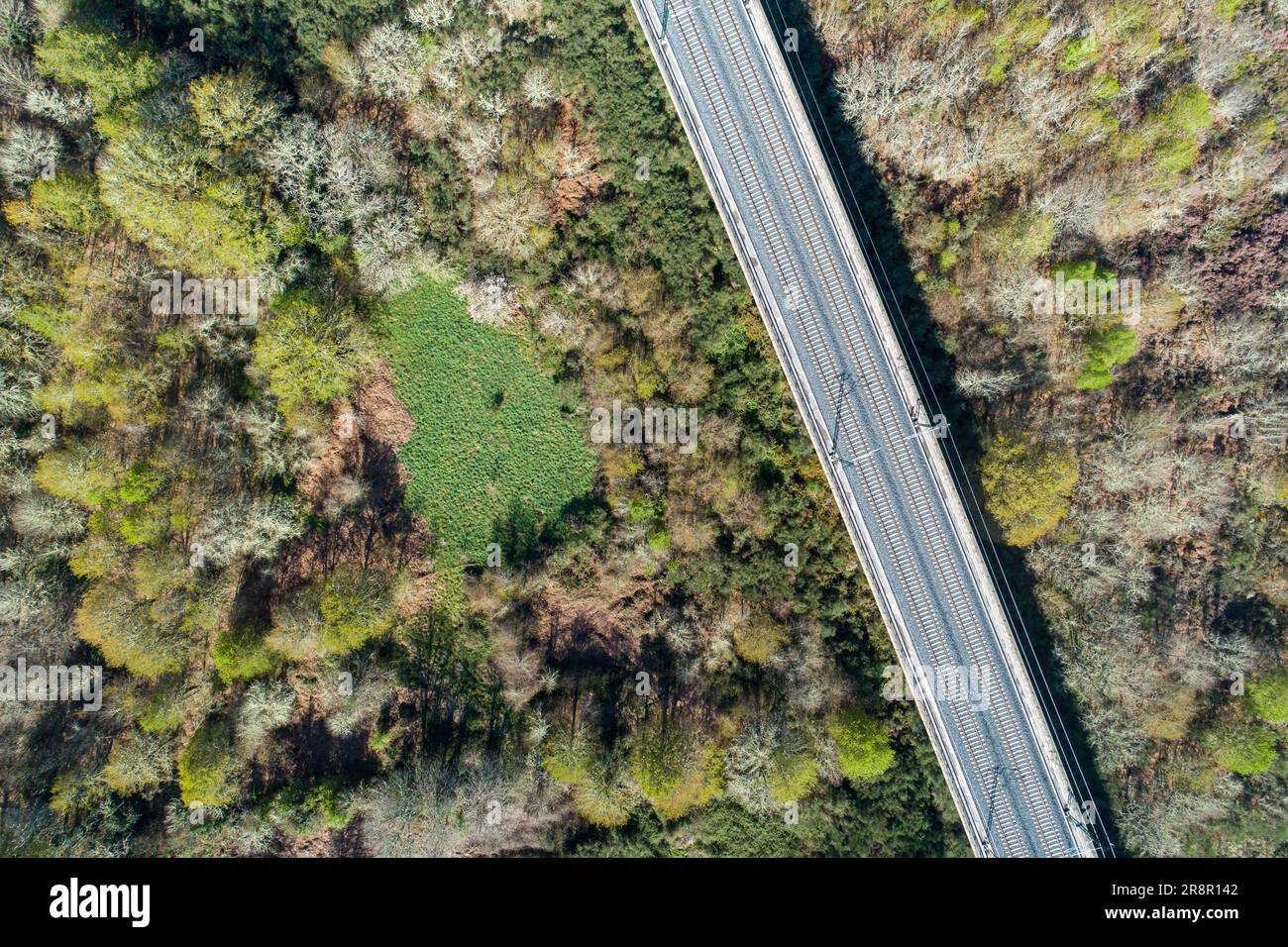 Construction ave rail train bridge hi-res stock photography and images - Alamy