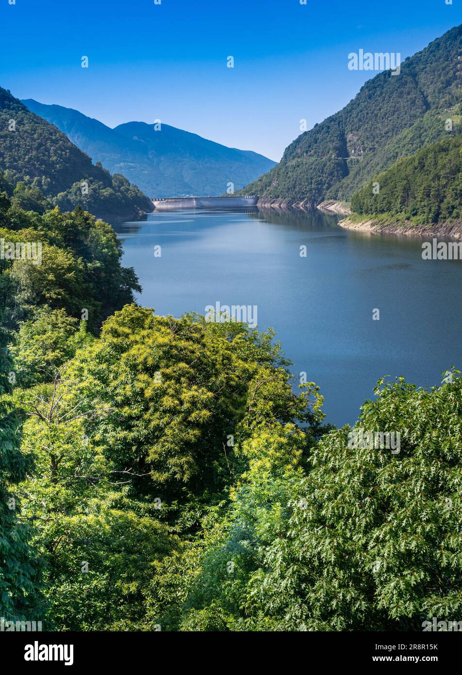 Lago di Vogorno lake, reservoir in the Verzasca valley, Ticino ...