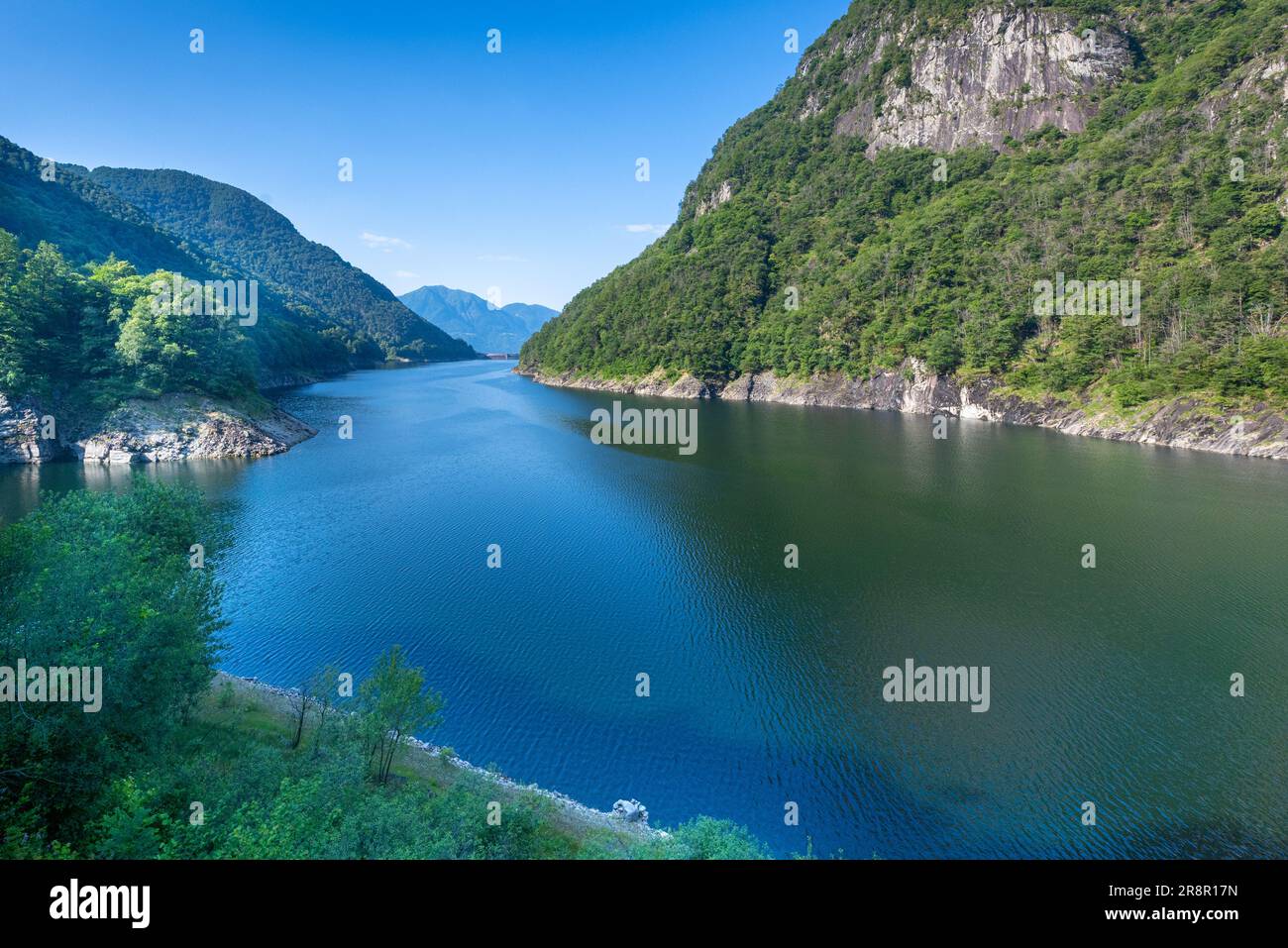 Lago di Vogorno lake, reservoir in the Verzasca valley, Ticino ...