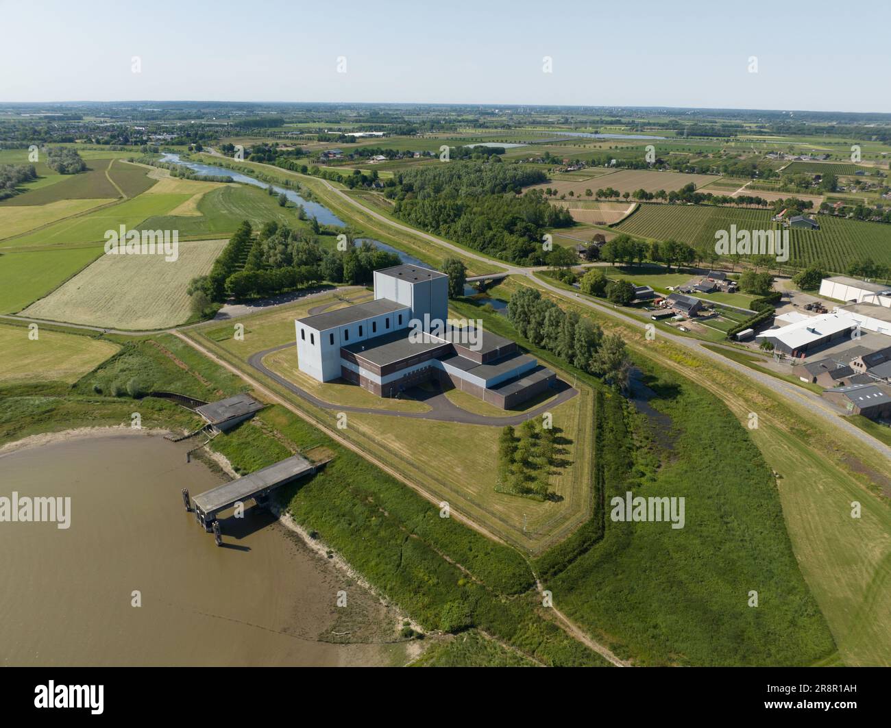 The Nuclear Power Plant Dodewaard is a former nuclear power plant in ...