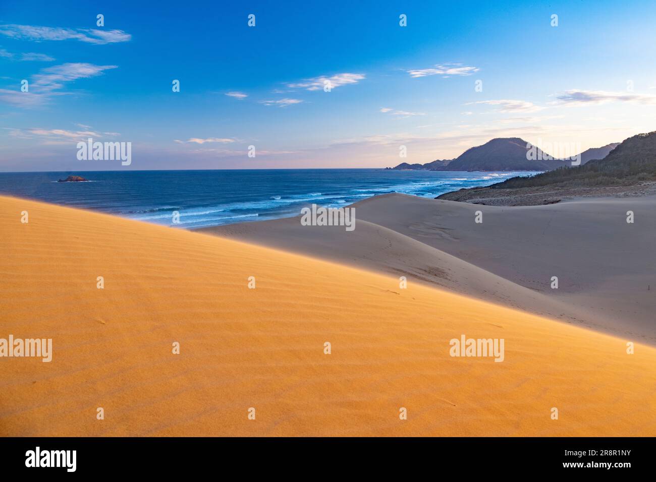 Hill dunes hi-res stock photography and images - Alamy