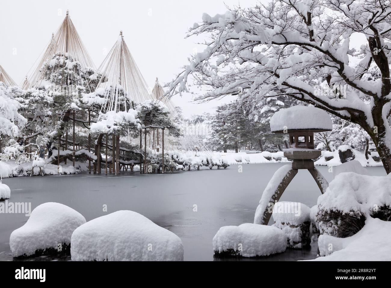 Kenroku en garden japan kenrokuen hi-res stock photography and images ...