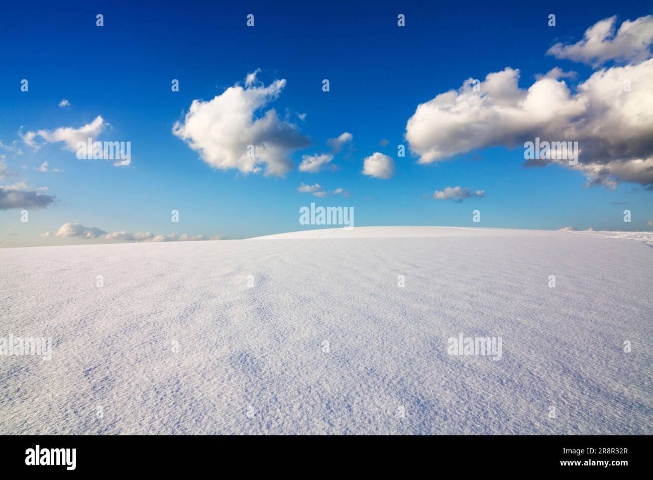 Tottori sand dunes under snow Stock Photo - Alamy