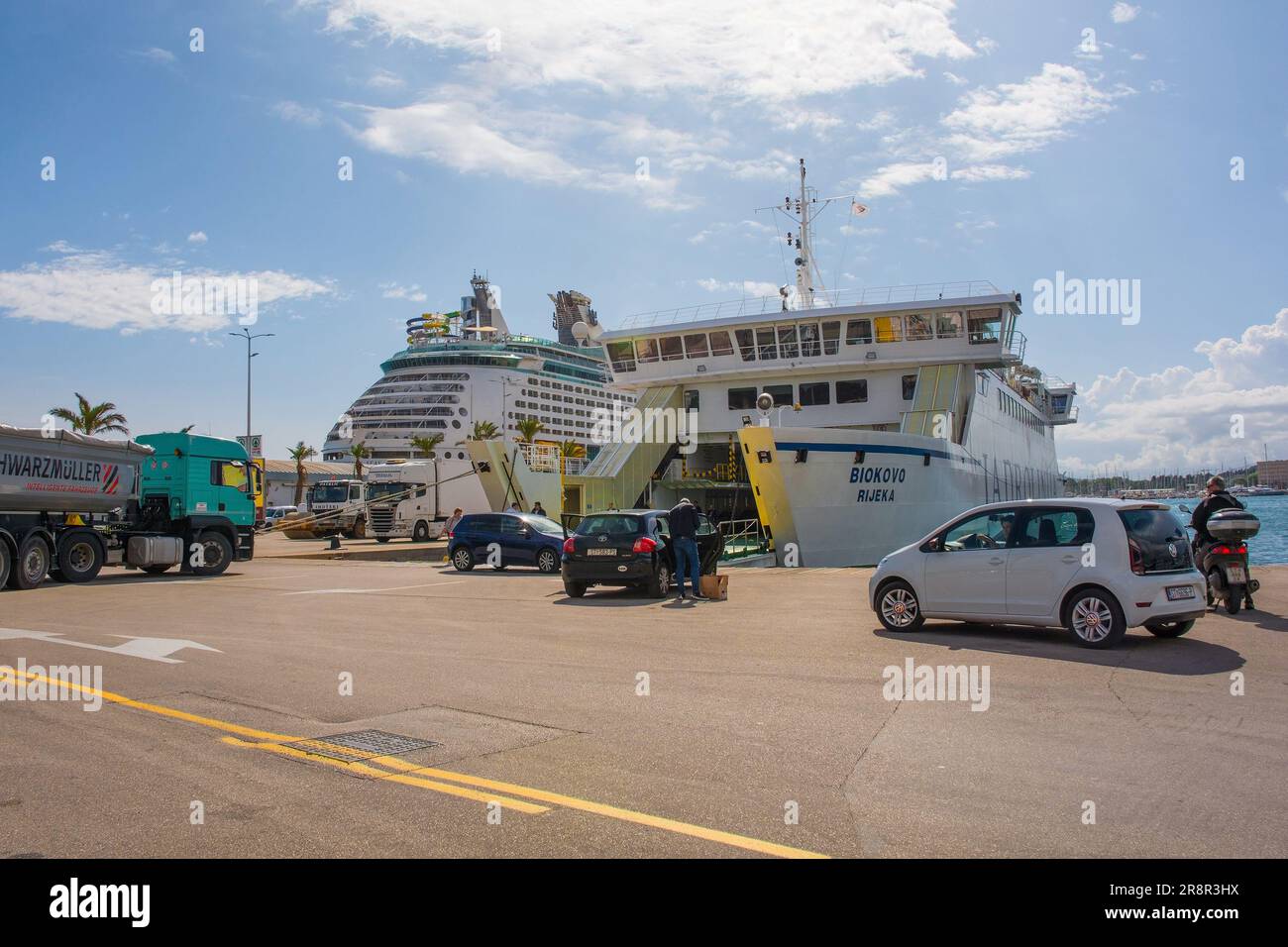 Roll on roll off ramp hi-res stock photography and images - Alamy