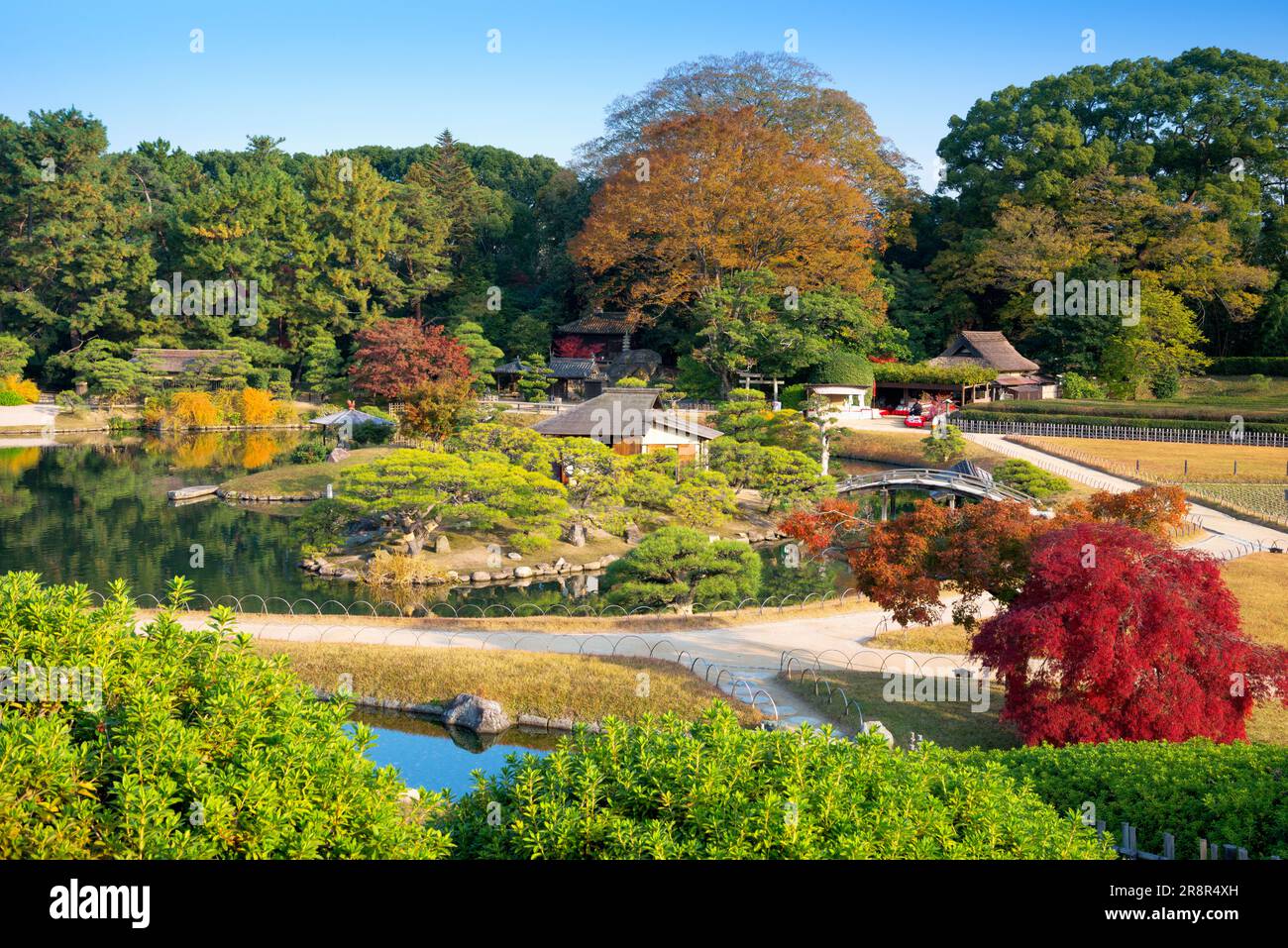 Autumn leaves and Korakuen Garden Stock Photo - Alamy