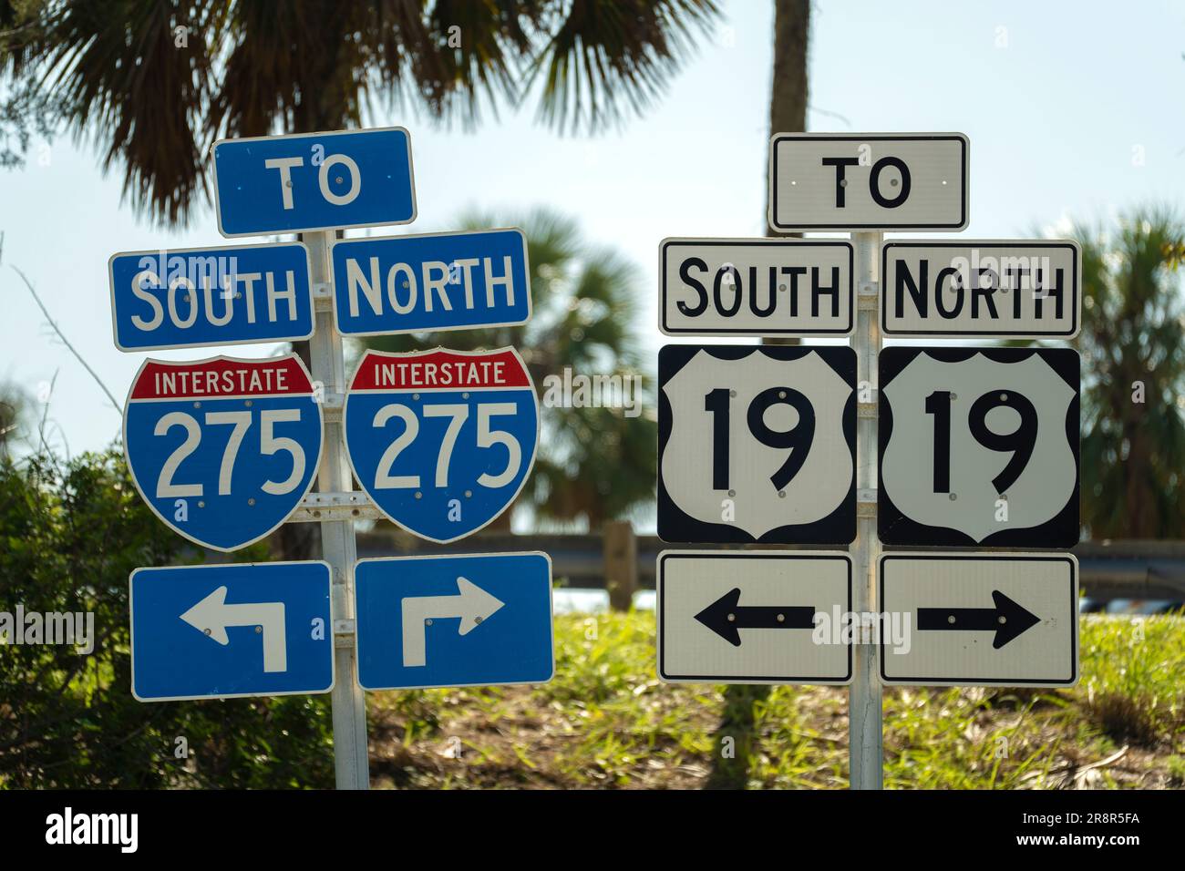 Blue direstional road sign indicating direction to I-275 freeway ...
