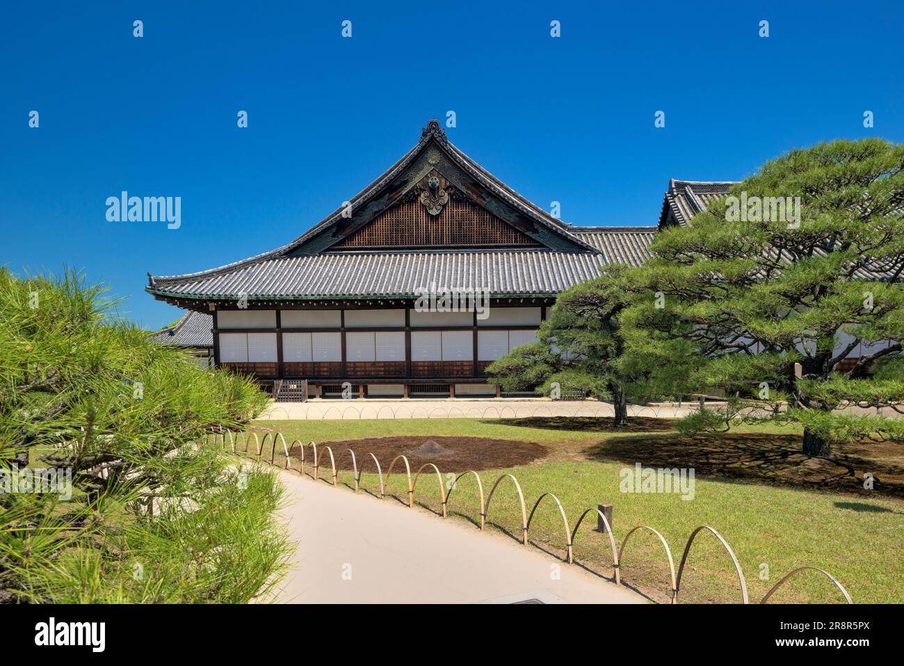 Nijo castle and Ninomaru palace Stock Photo - Alamy