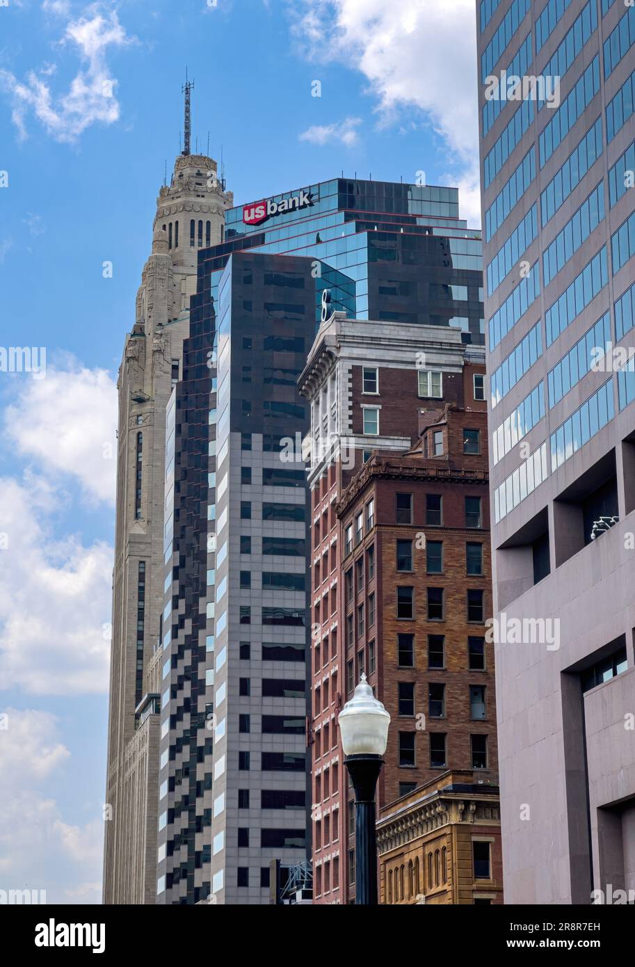 Us bank building in columbus hi-res stock photography and images - Alamy