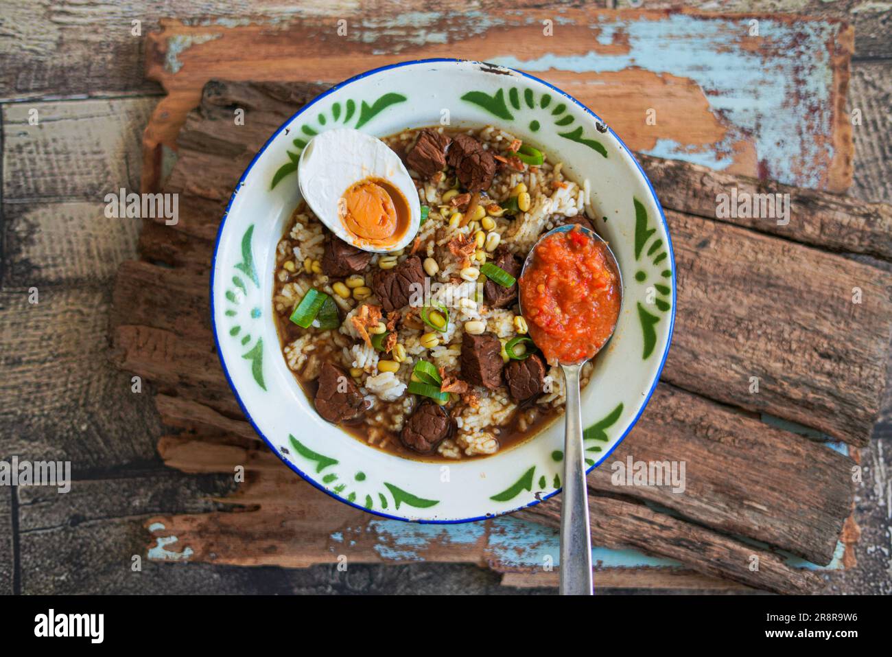 Indonesian beef black soup : Rawon Stock Photo - Alamy