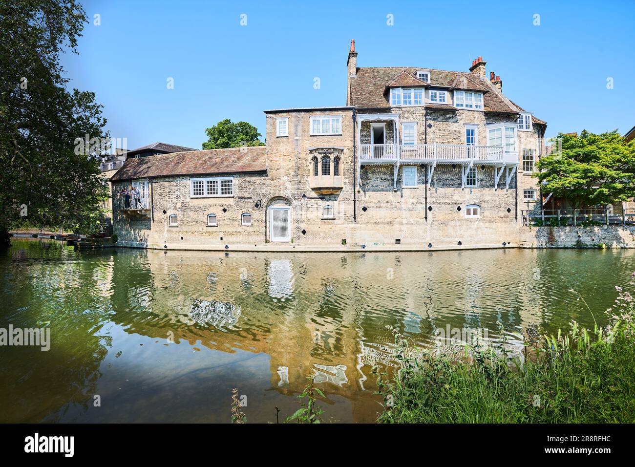 Darwin college university of cambridge england river cam reflection hi ...