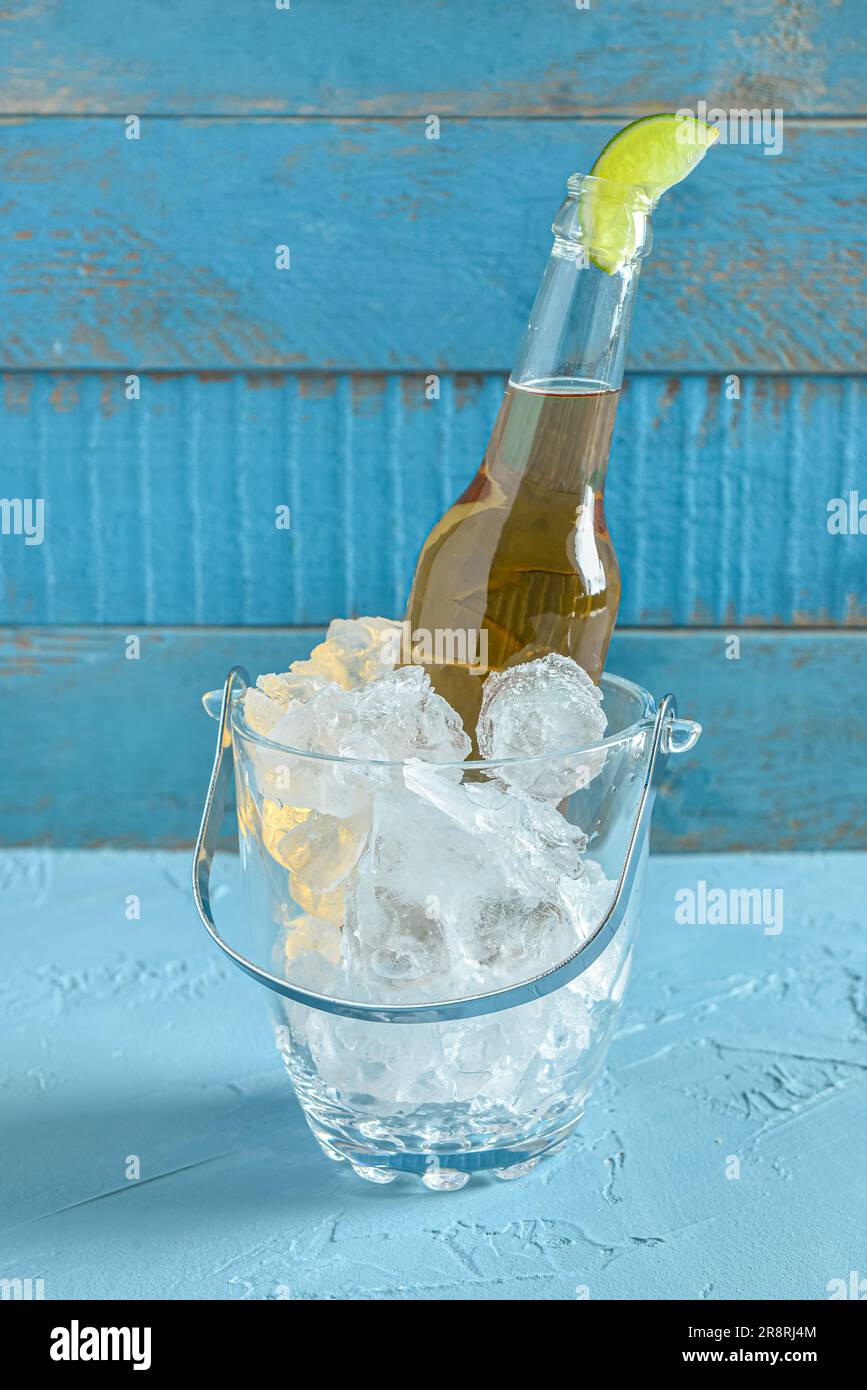 Bucket with limes hi-res stock photography and images - Alamy