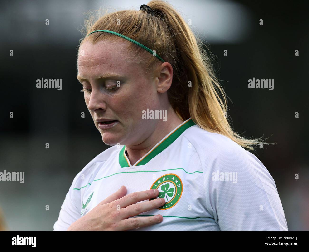 Womans football celebration hi-res stock photography and images - Alamy