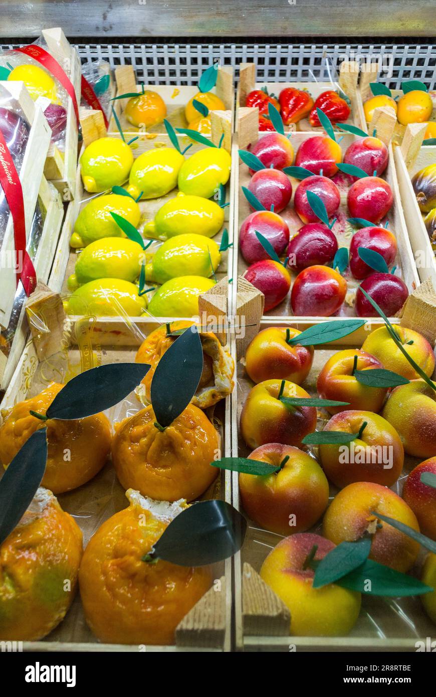 Italian marzipan hi-res stock photography and images - Alamy