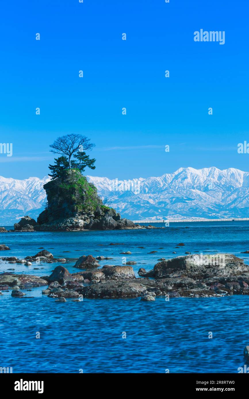 Amaharashi coast and Tateyama mountain range Stock Photo - Alamy