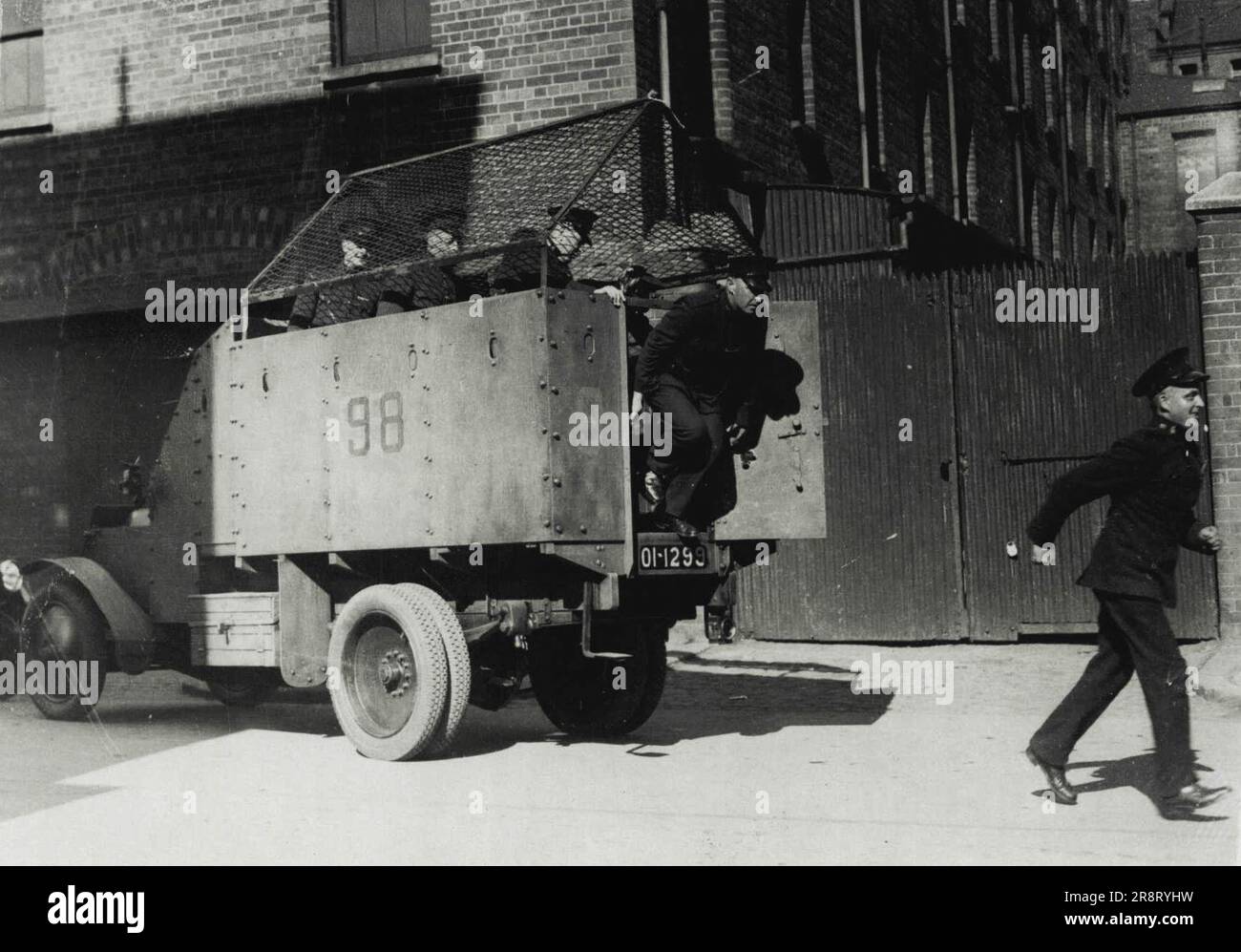 The belfast riots of 1935 hi-res stock photography and images - Alamy
