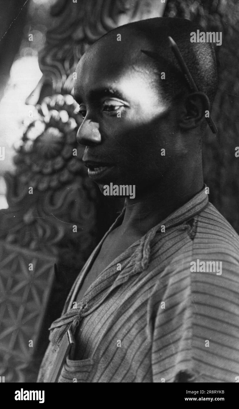 Life on the Island of Zanzibar -- Swahili craftsmen and carving. This ...