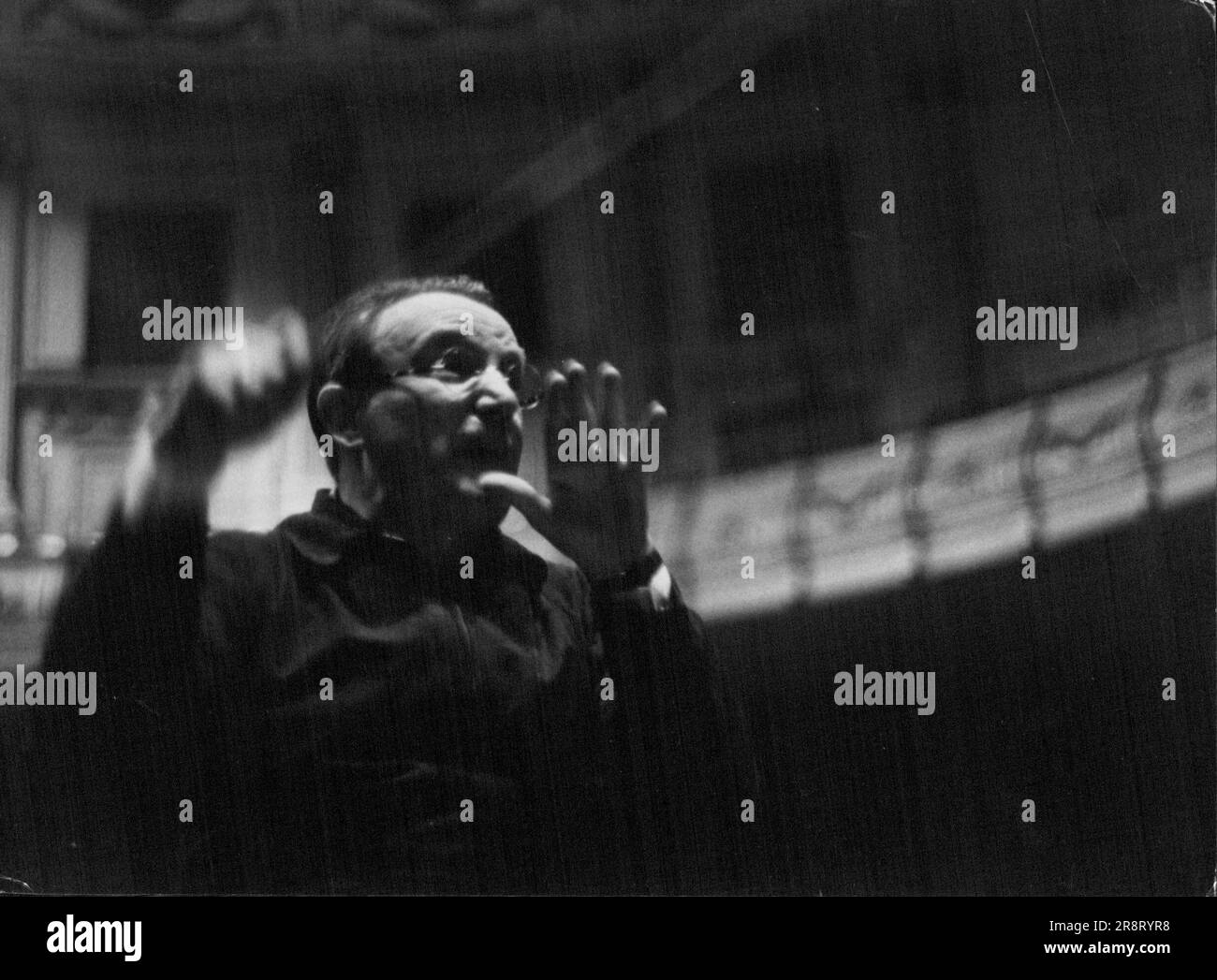 Richard Tauber as conductor. August 30, 1951 Stock Photo - Alamy