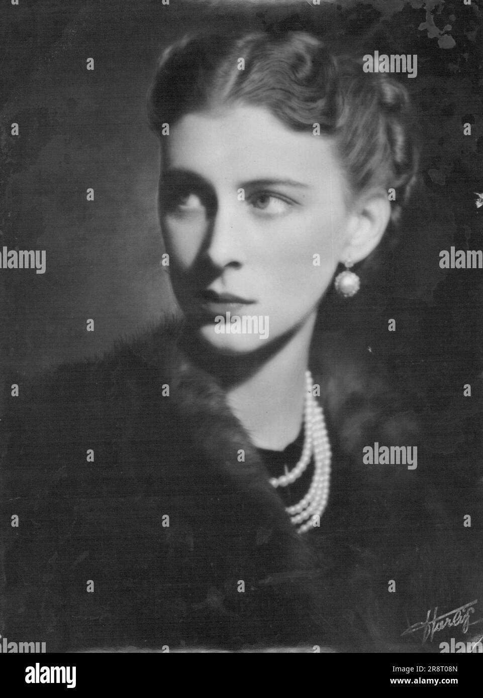 Elizabeth Marina's Instagram, Twitter & Facebook on IDCrawl