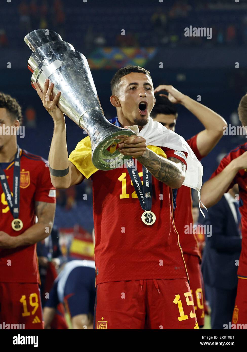 ROTTERDAM - Yeremy Pino of Spain with the Nations League trophy during ...
