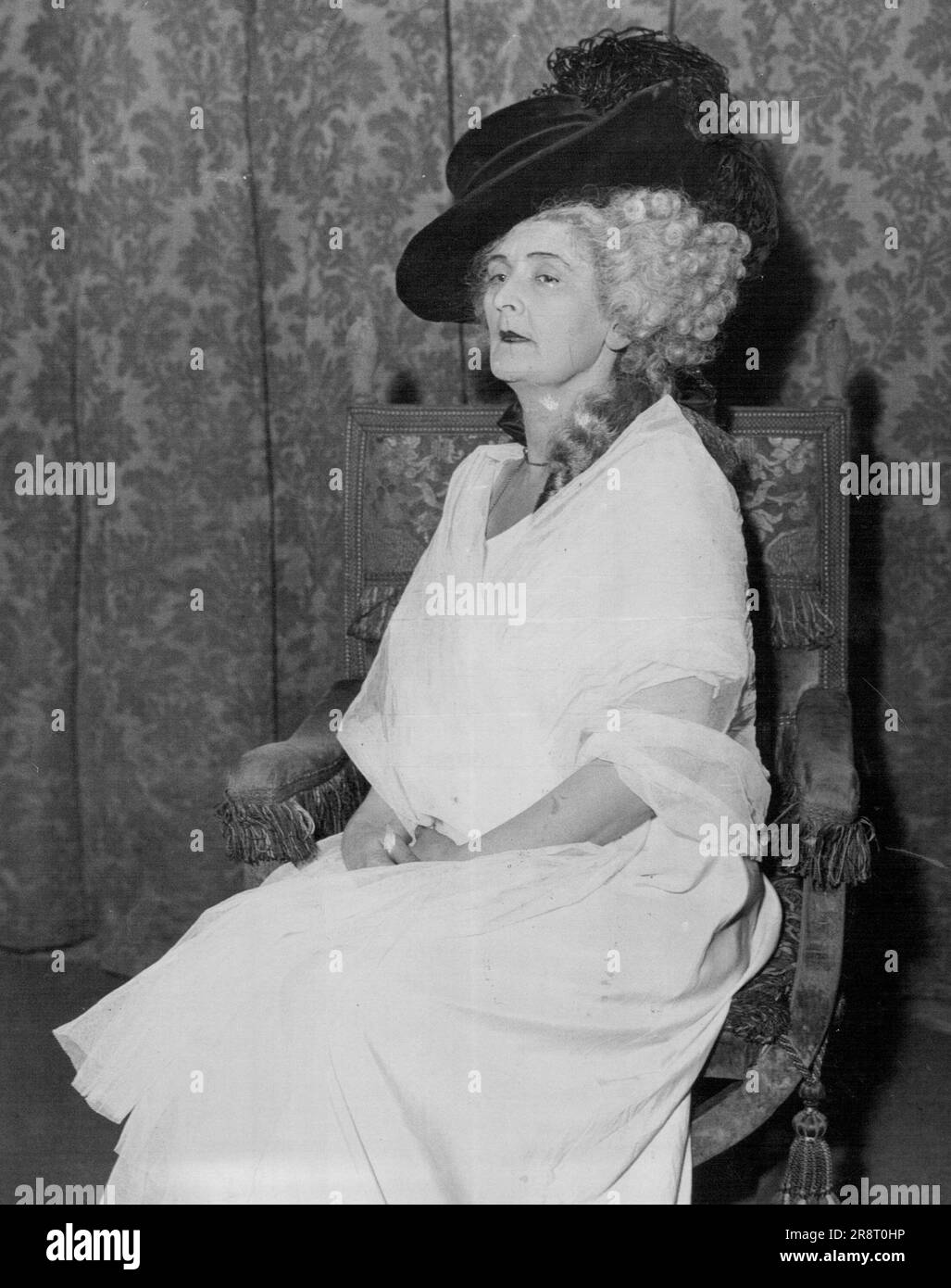 Sybil Thorndike as "Mrs. Siddons" Sybil Thorndike as "Mrs. Siddons ...