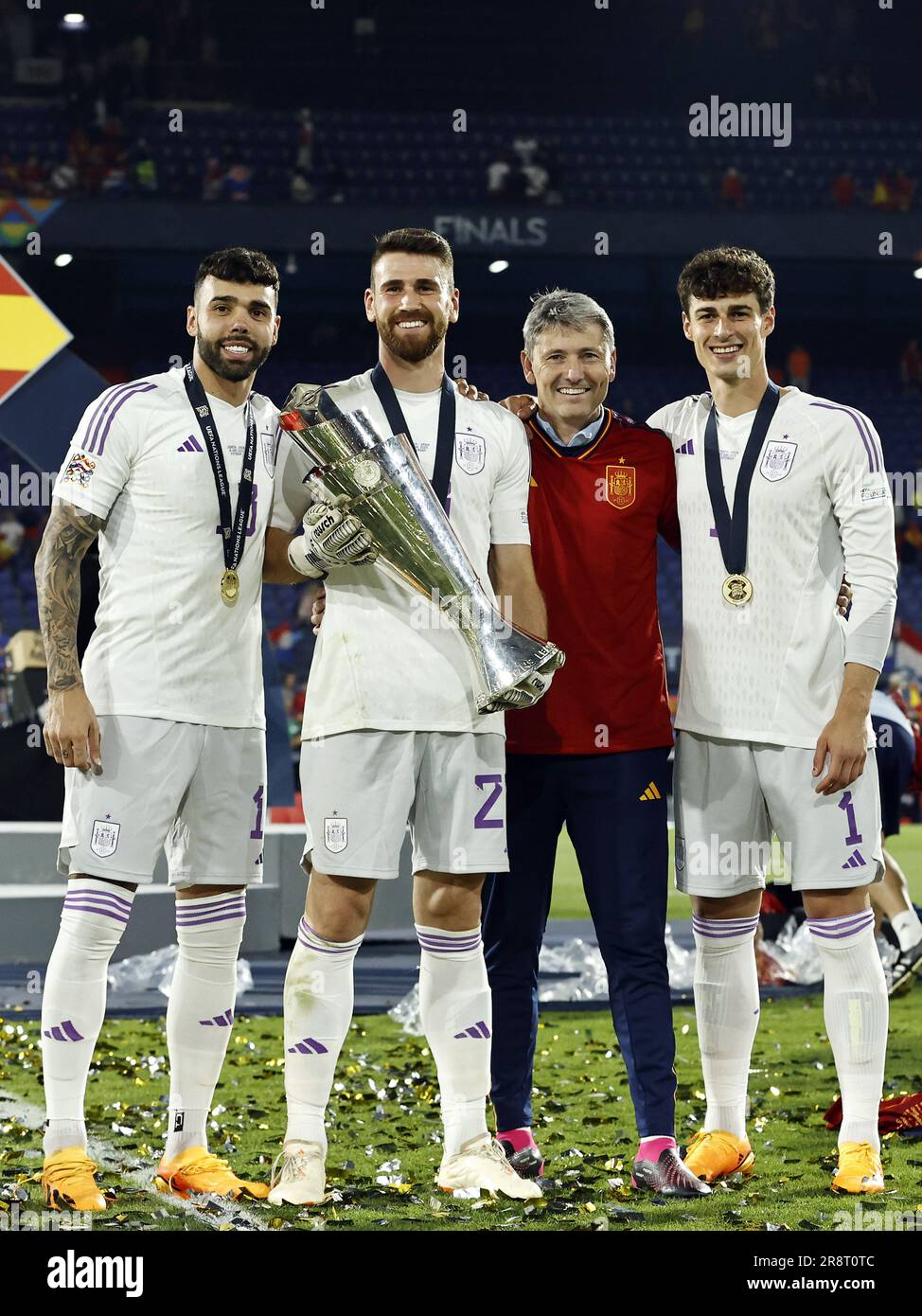 34ROTTERDAM - (LR) Spain goalkeeper David Raya, Spain goalkeeper Unai ...