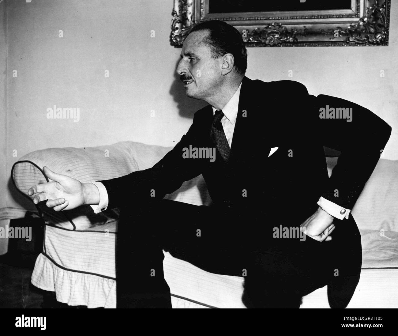 Oswald mosley 1948 hi-res stock photography and images - Alamy