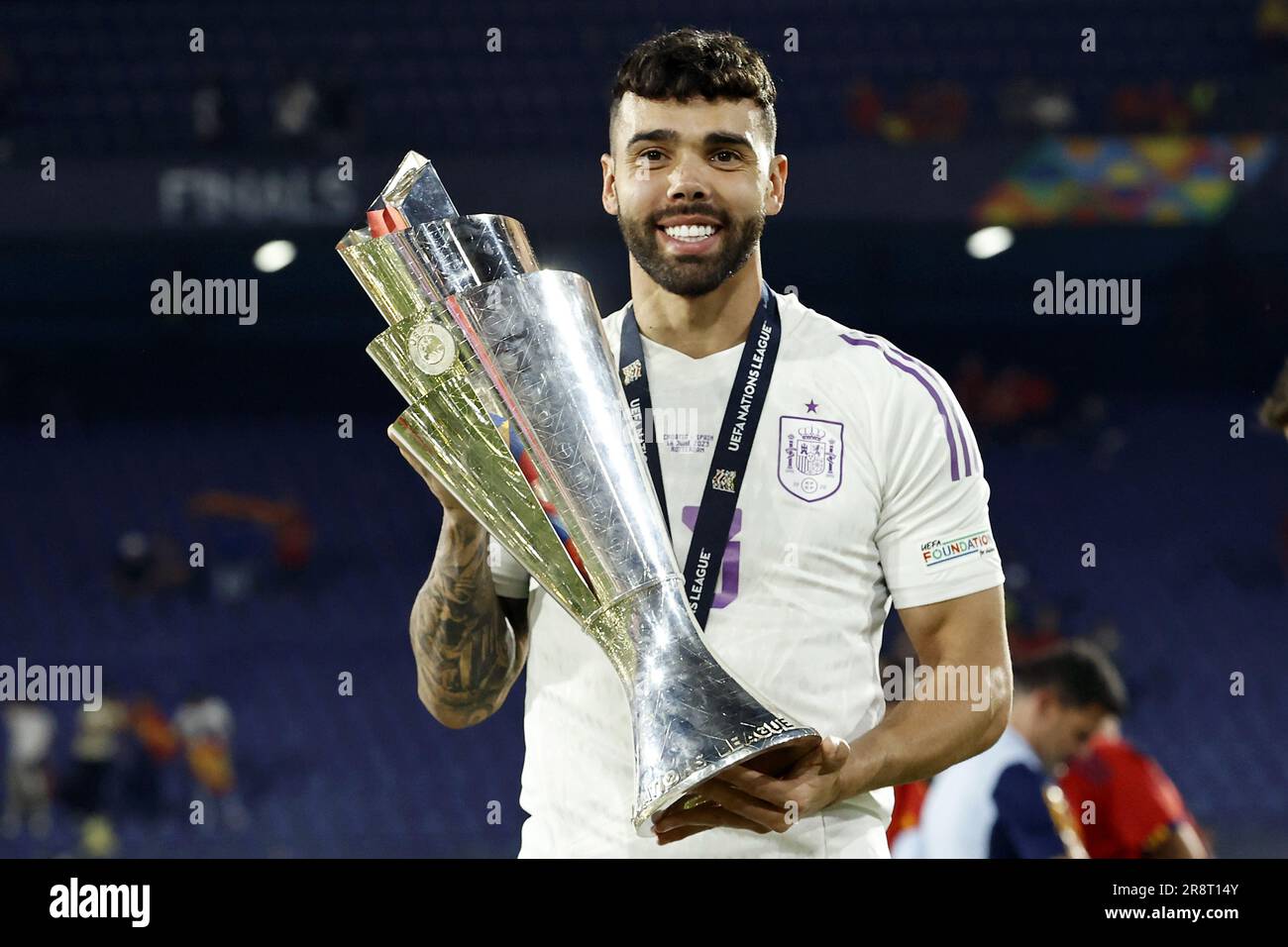 ROTTERDAM - Spain goalkeeper David Raya with the Nations League trophy ...