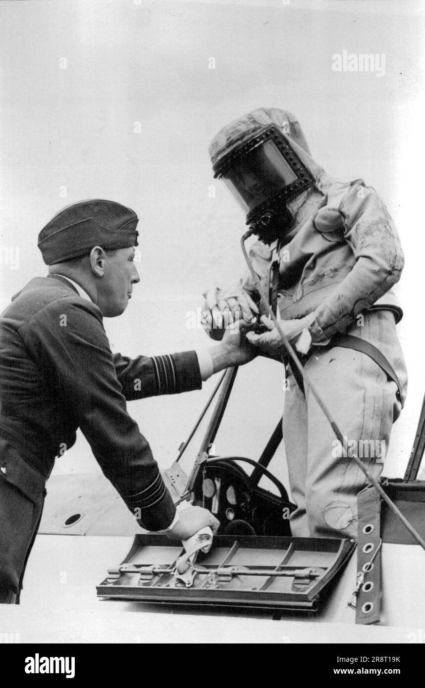 Highest in an Airplane New World's Altitude Record by British R.A.F ...