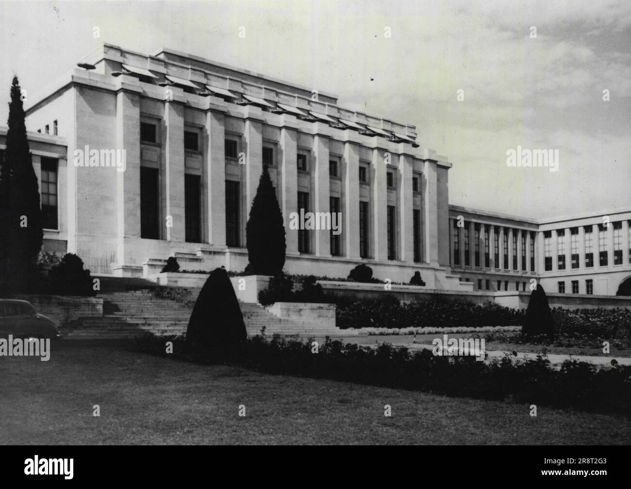 Big Five Will Meet Here. - The assembly hall at the Palais des National ...