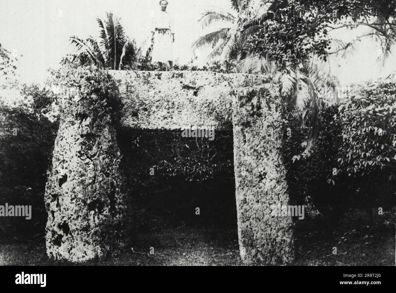 The Haamonga Monument. The greatest curio in Tonga. Thousands of years ...