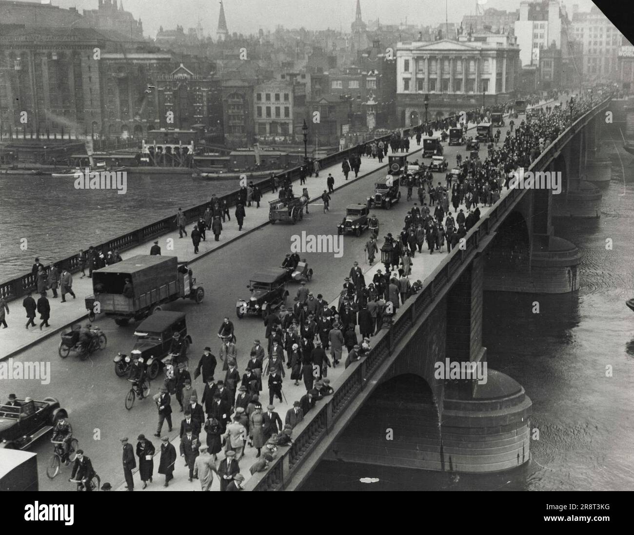 The General Strike -- How thousands of people walked to walk in the ...