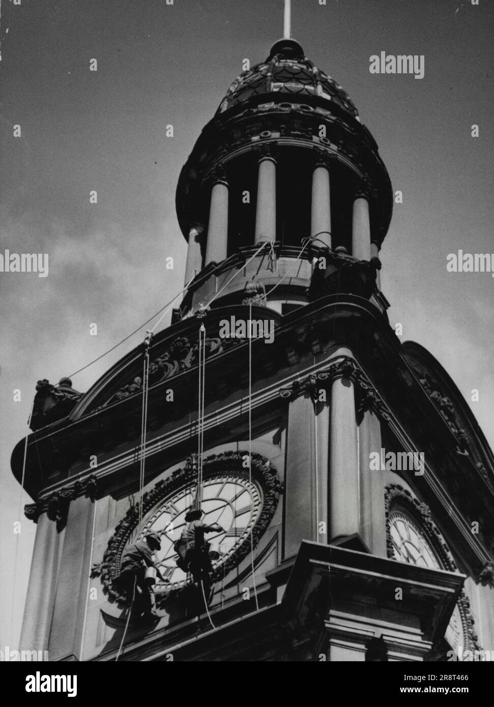 Town hall 10 years ago hi-res stock photography and images - Alamy