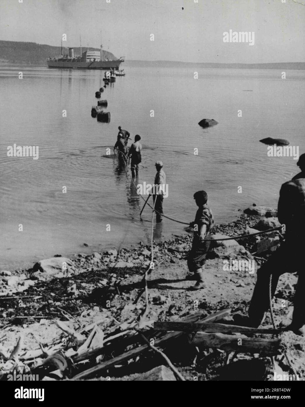 Underwater telephone cable hi-res stock photography and images - Alamy