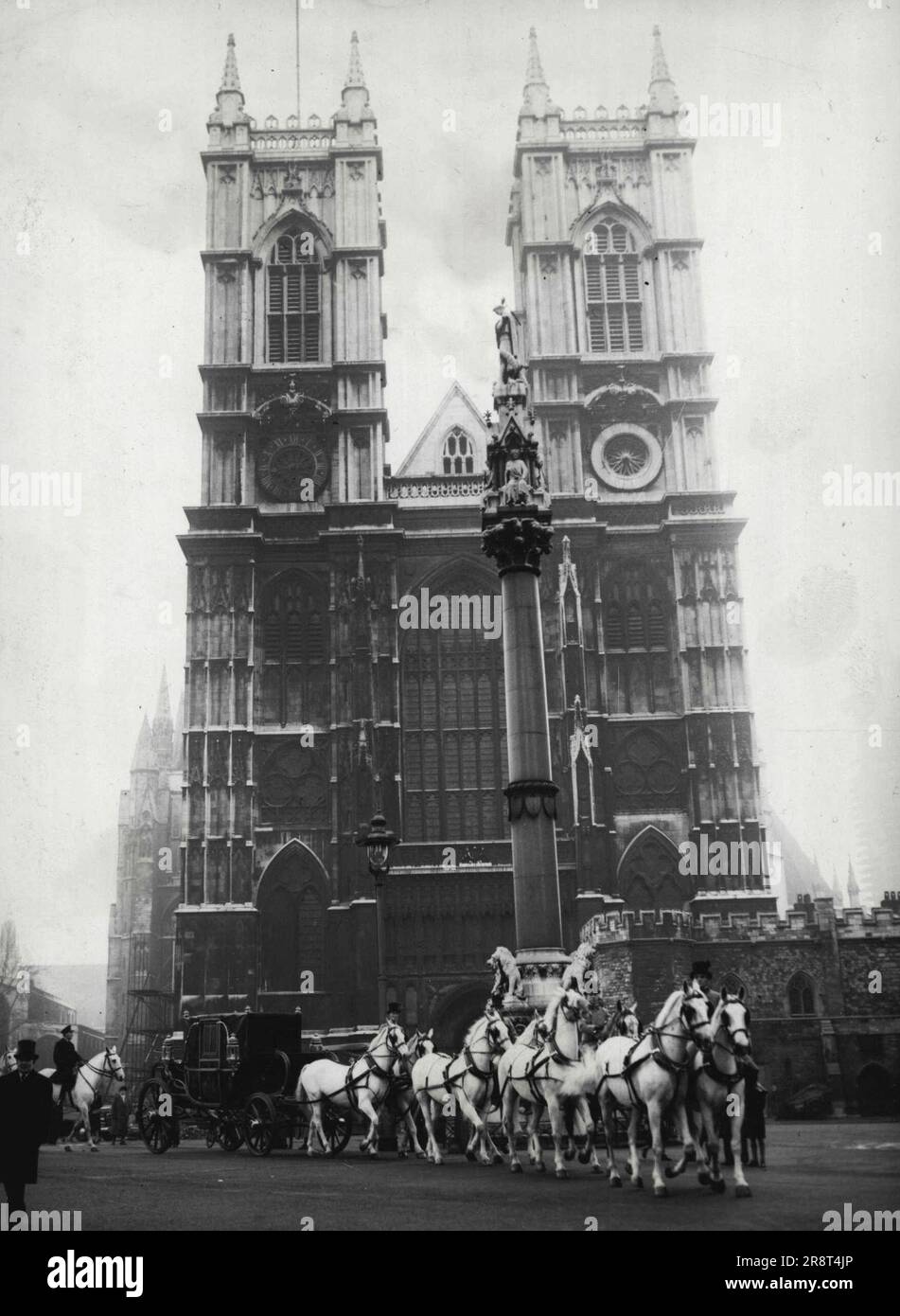 Coronation Procession Rehearsal - The State Landau arrives at ...