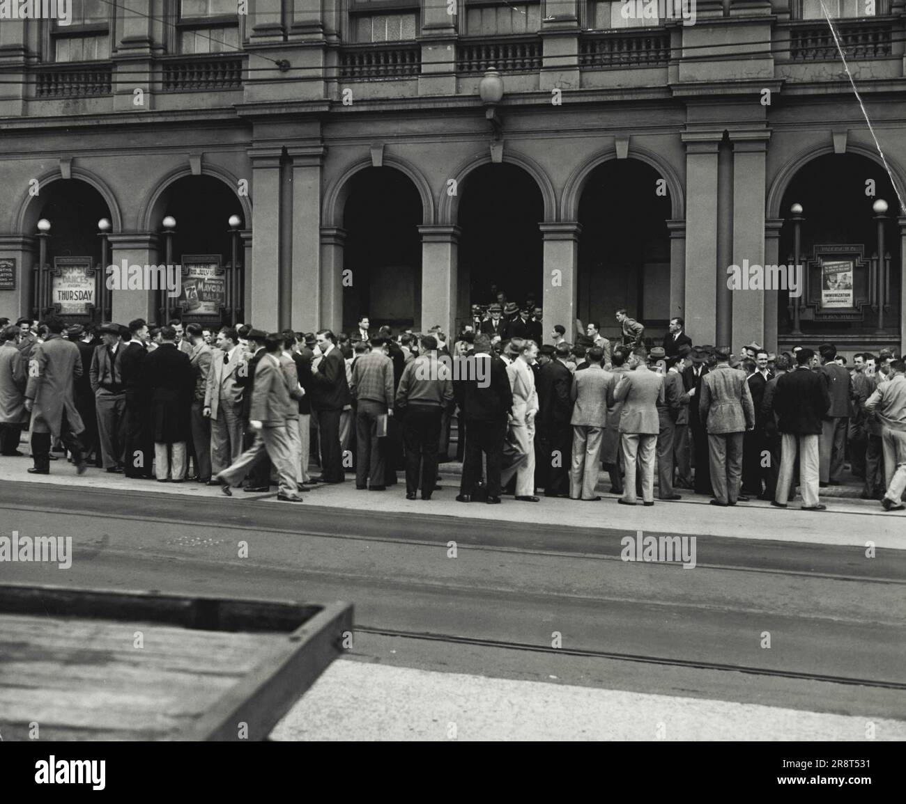 Firemen ***** Paddington town hall after voting in famous of Striking ...
