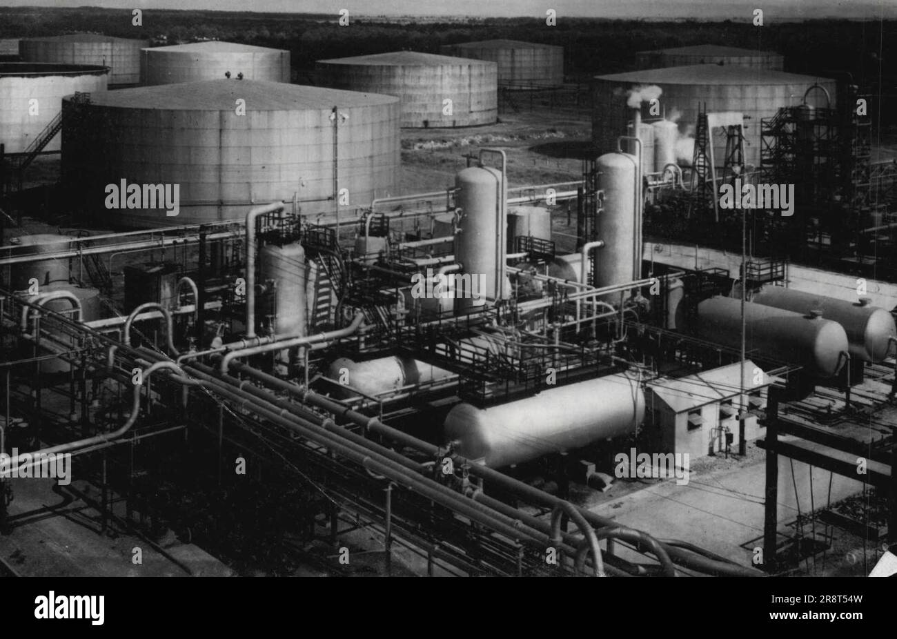 Alkylation plant hi-res stock photography and images - Alamy