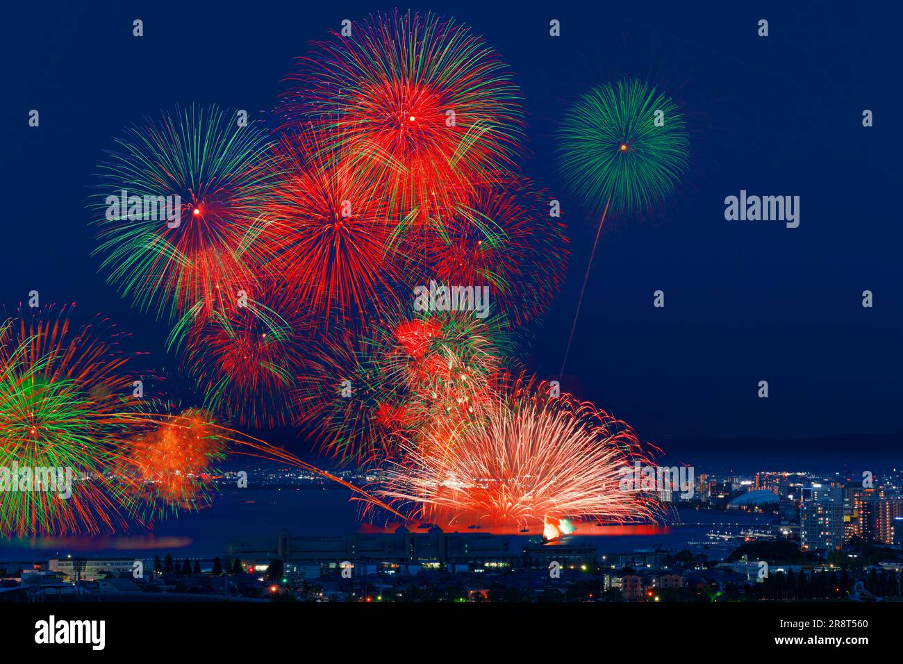 Lake Biwa Grand Fireworks Festival Stock Photo - Alamy