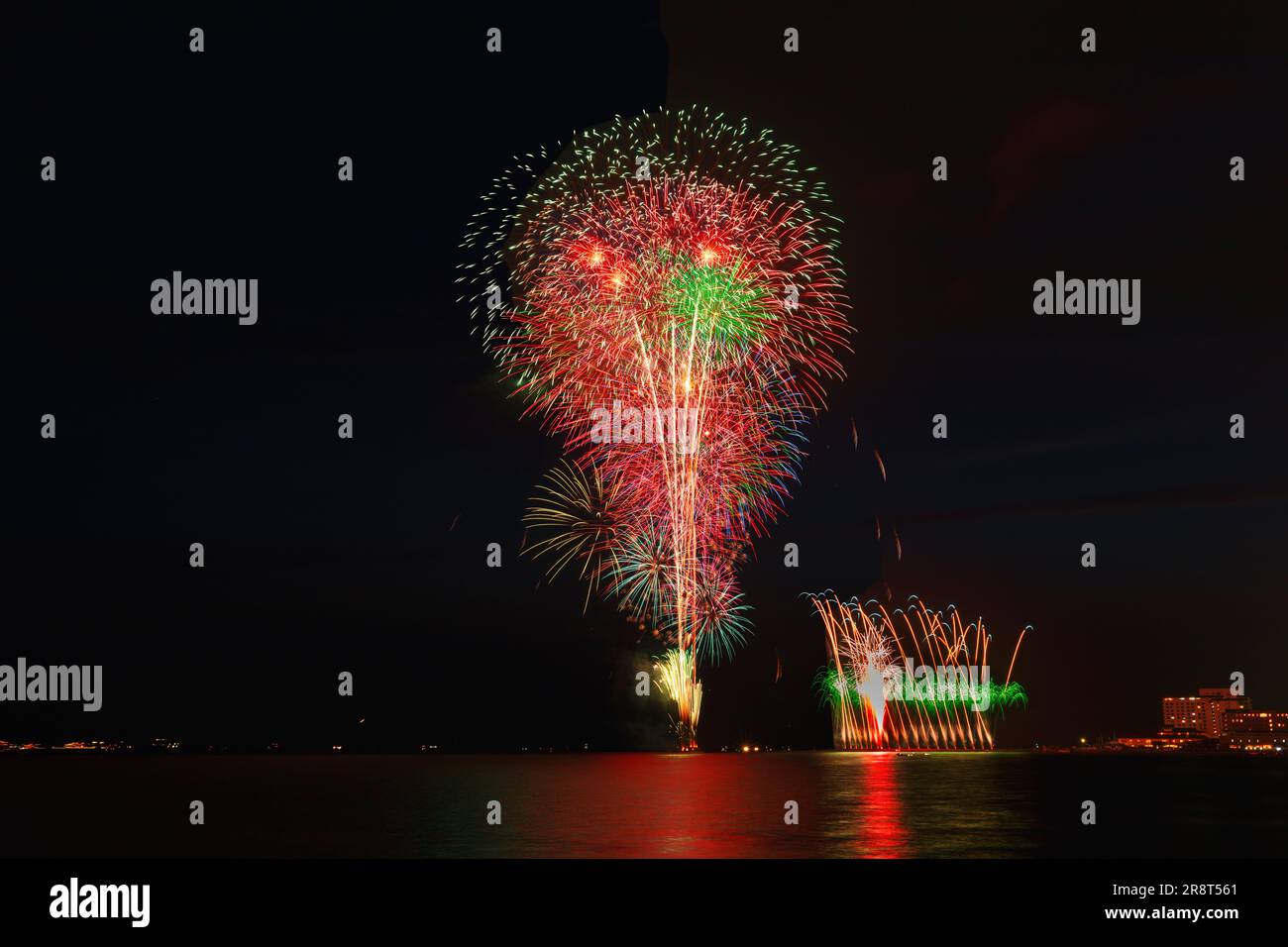North lake biwa fireworks hi-res stock photography and images - Alamy