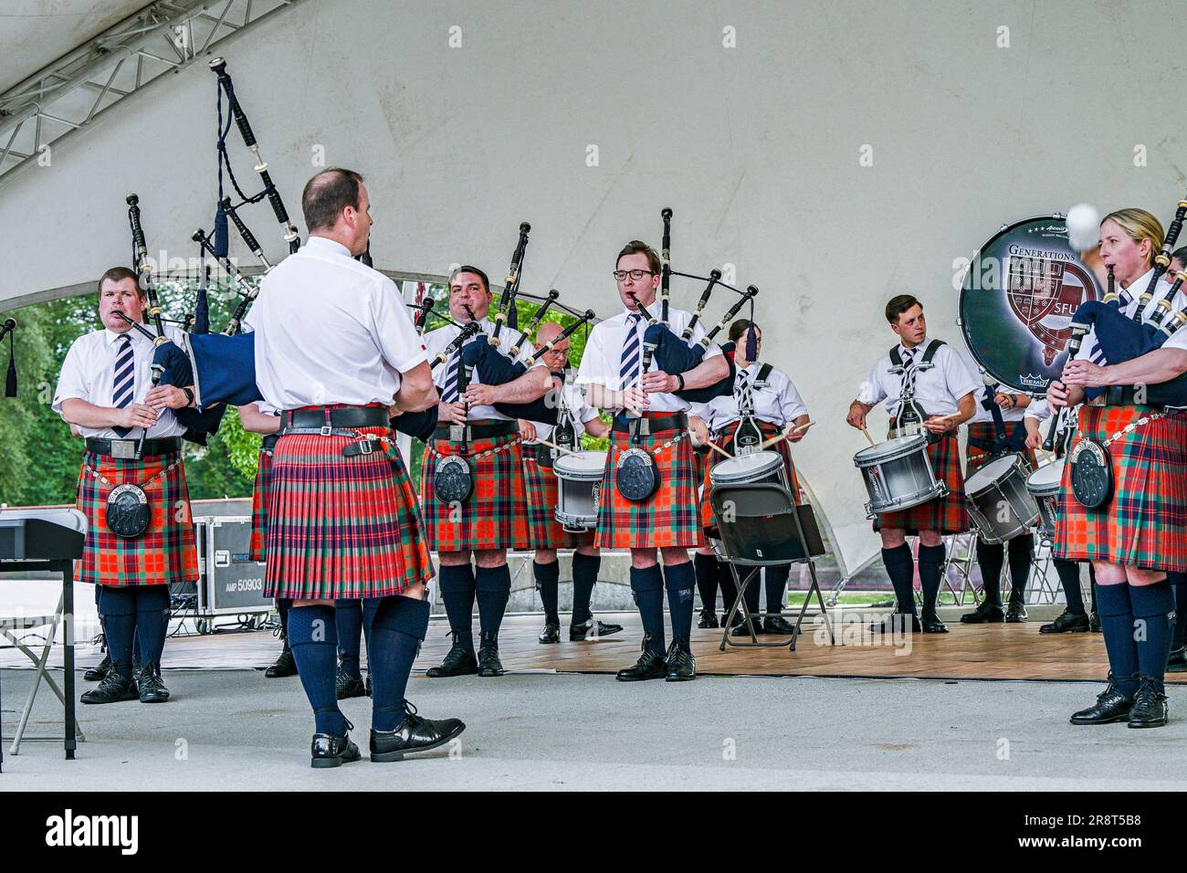 Simon fraser university pipe band hi-res stock photography and images ...