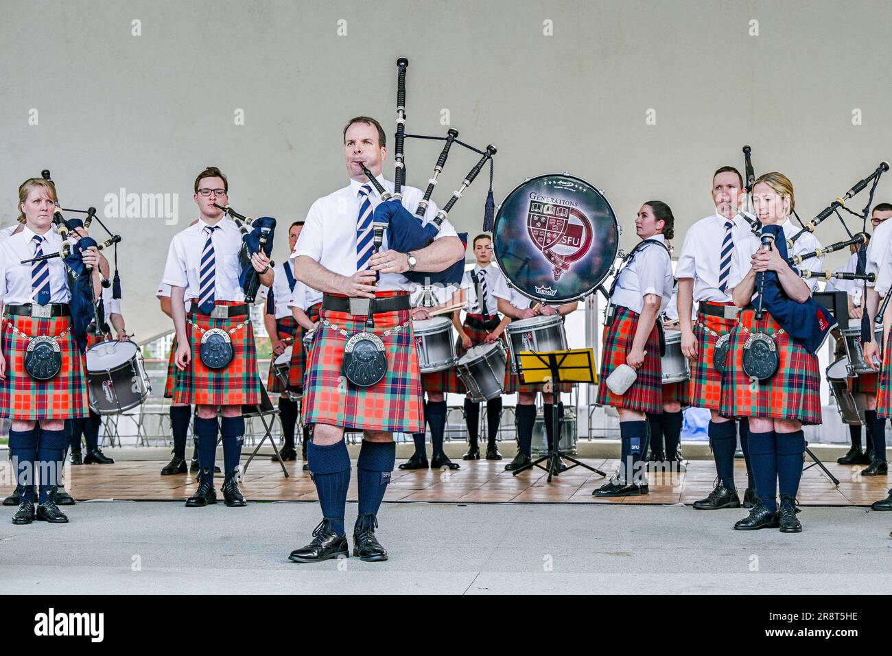 Simon fraser university pipe band hi-res stock photography and images ...