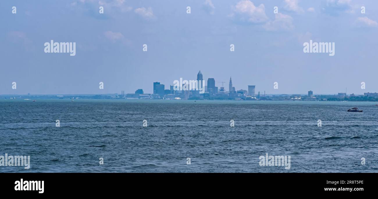 Skyline of Cleveland at Lake Erie - travel photo Stock Photo - Alamy