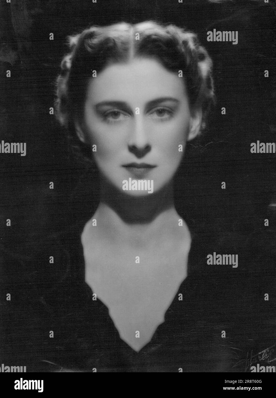 H.R.H. Princess Marina (Duchess Of Kent) - Portraits Prior To 1950 ...