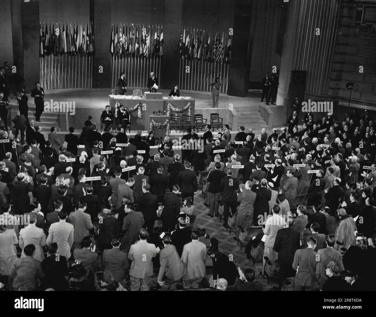 United nations san francisco 1945 hi-res stock photography and images ...
