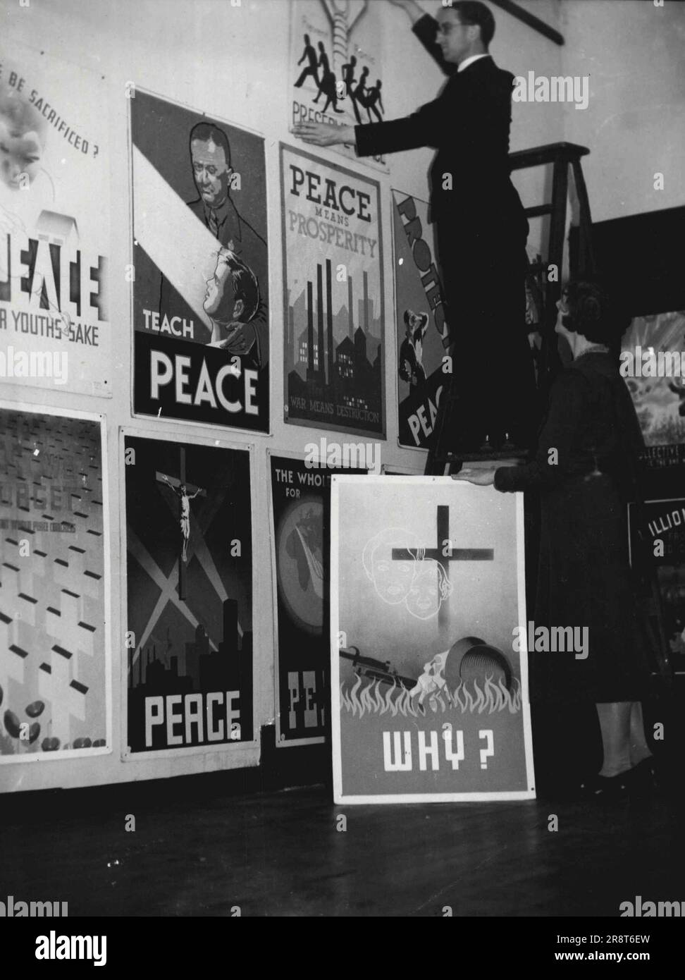 Peace Posters For Congress. Hanging Peace Posters designed by students ...